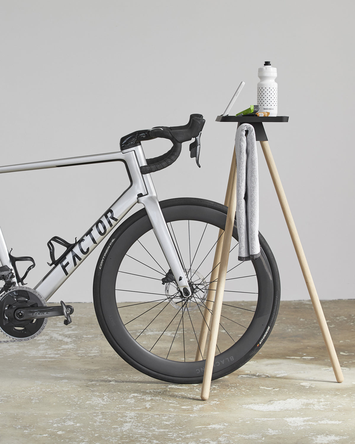 Tons Race Table for Zwift - fits ipad and smartphone / iphone