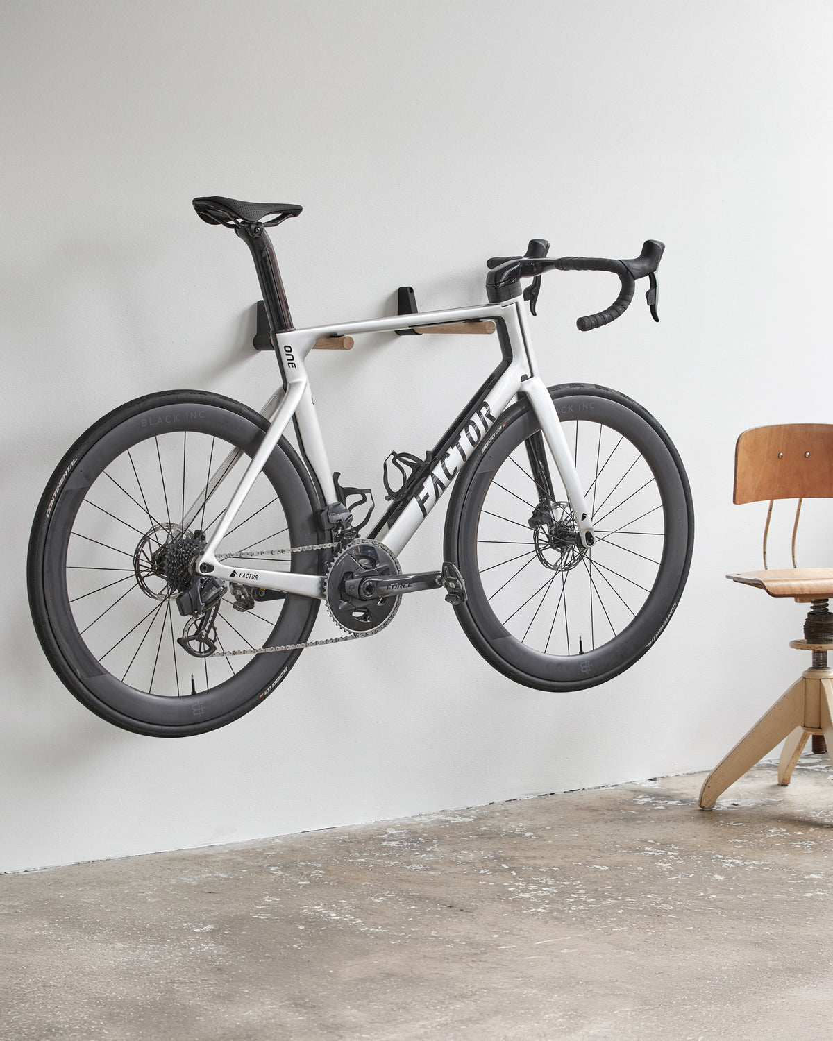 Road bike and gravel wall mount rack from Tons