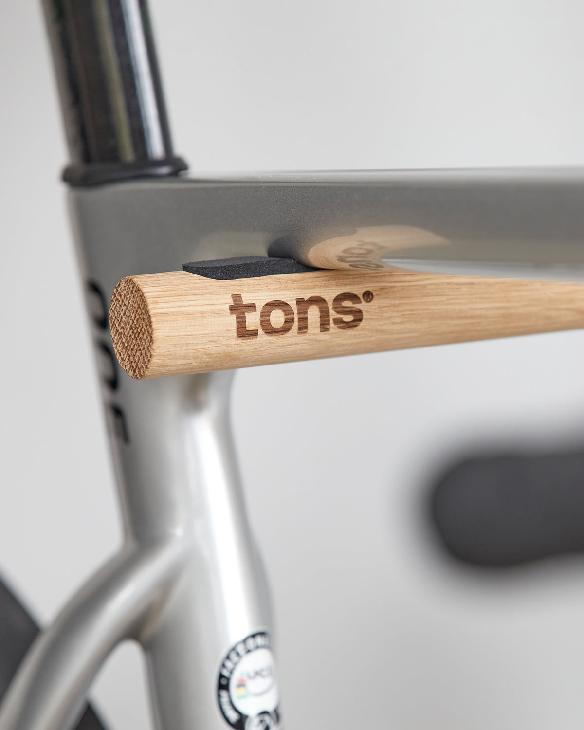 Road bike and gravel wall mount rack from Tons
