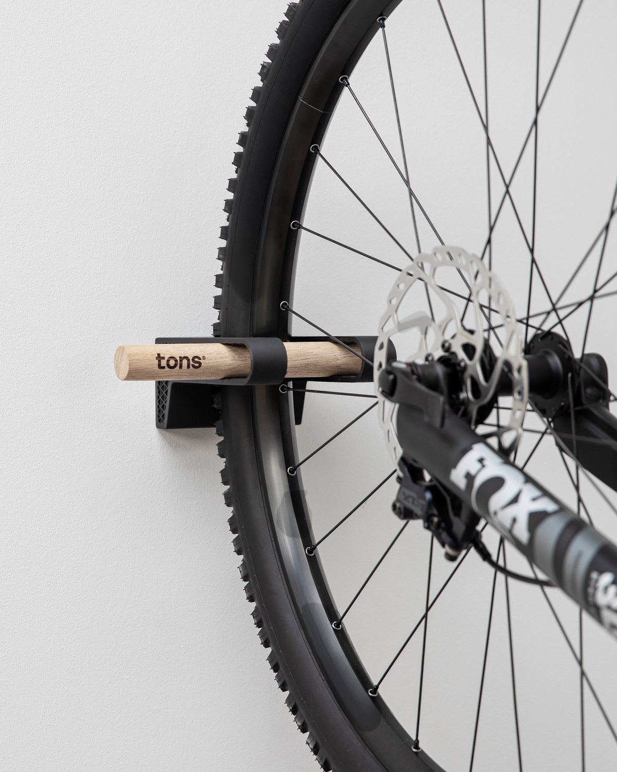 Road, gravel and MTB bike wall mount rack from Tons