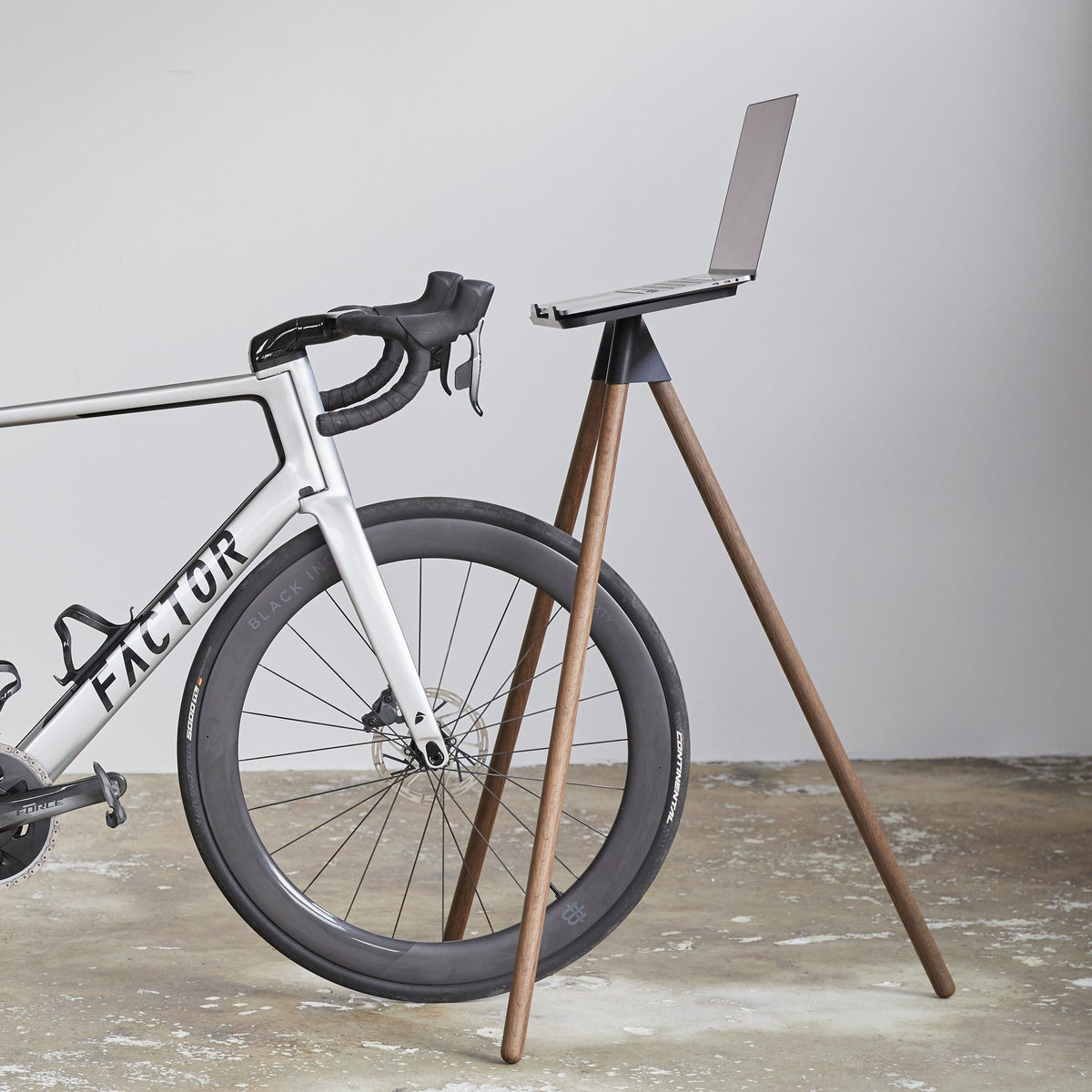 Tons Laptop Stand for indoor bike trainers